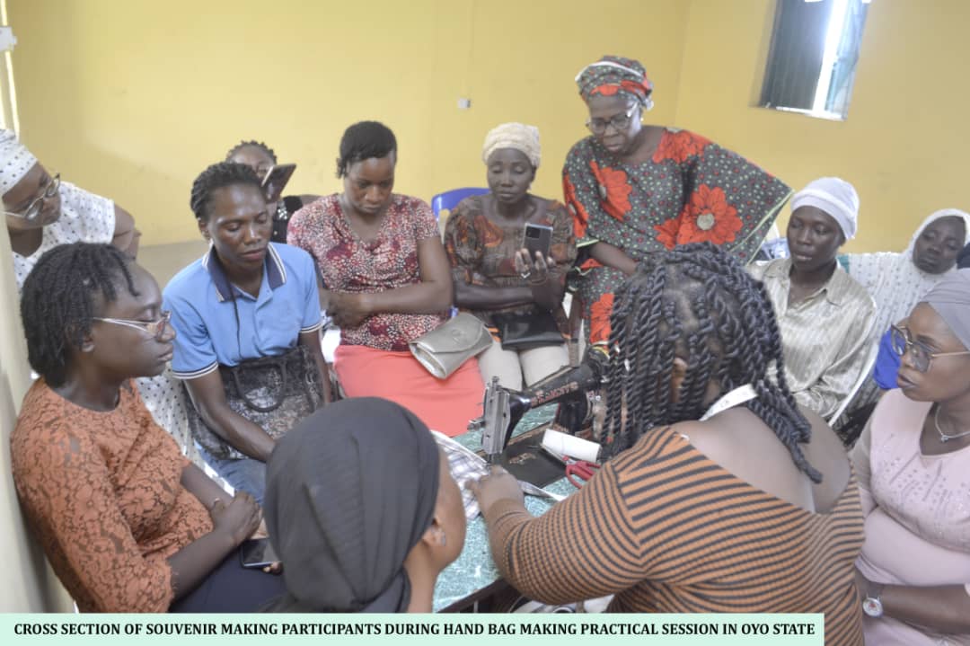 NDE Trains 50 Women on Tie and Dye, Sovenir Making in Oyo | The Street ...